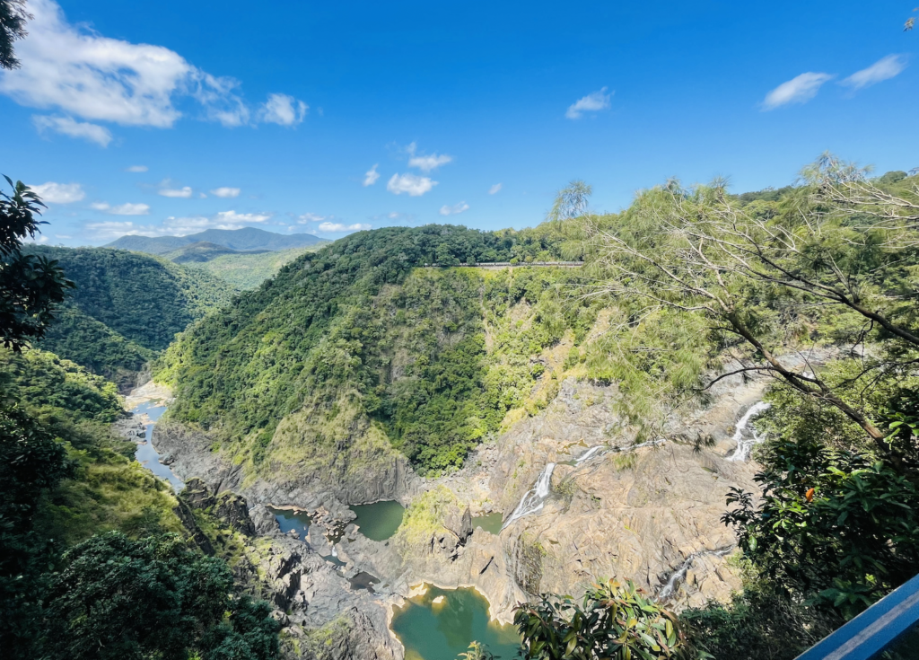 キュランダ列車のモデルコースや所要時間は？スカイレールとの組み合わせも【ケアンズ】 - 美味しく旅するブログ